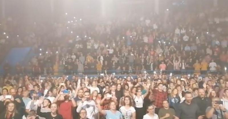 (VIDEO) 'BOŽJE ČUDO' U OSIJEKU Poslušajte kako zvuči kada 2000 ljudi ...