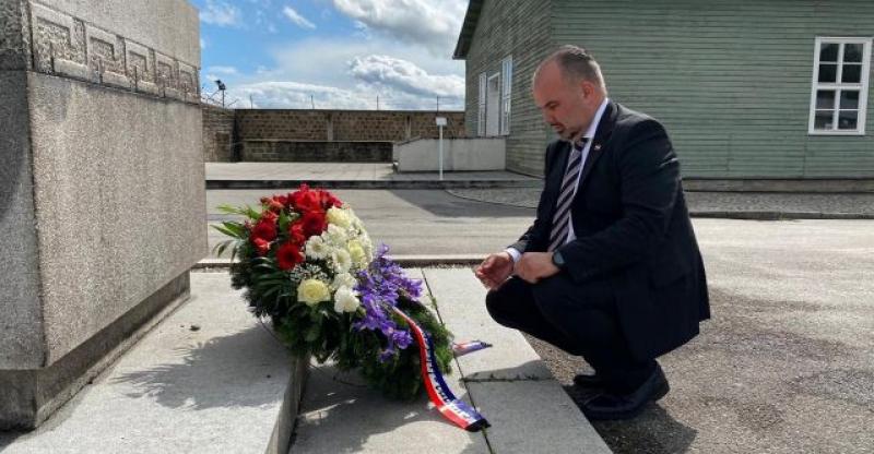 OBILJEŽIO KRAJ PRESJEDANJA HRVATSKE VIJEĆEM EU-A Veleposlanik Glunčić ...