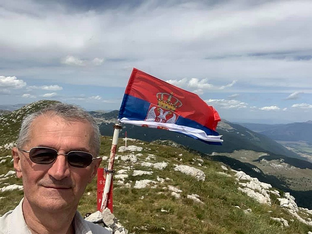 Provokacija Vučićevog zastupnika: Na Dinari osvanula srpska zastava