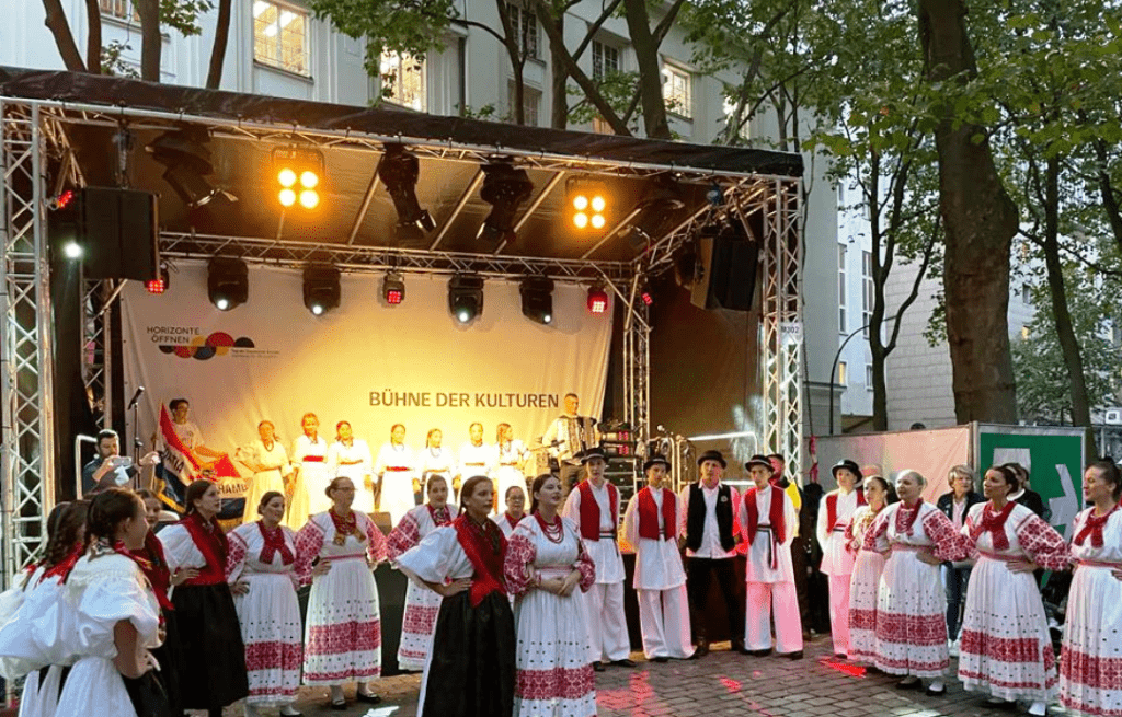 Hrvati iz HKZ Croatia Hamburg na proslavi Dana njemačkog jedinstva ...