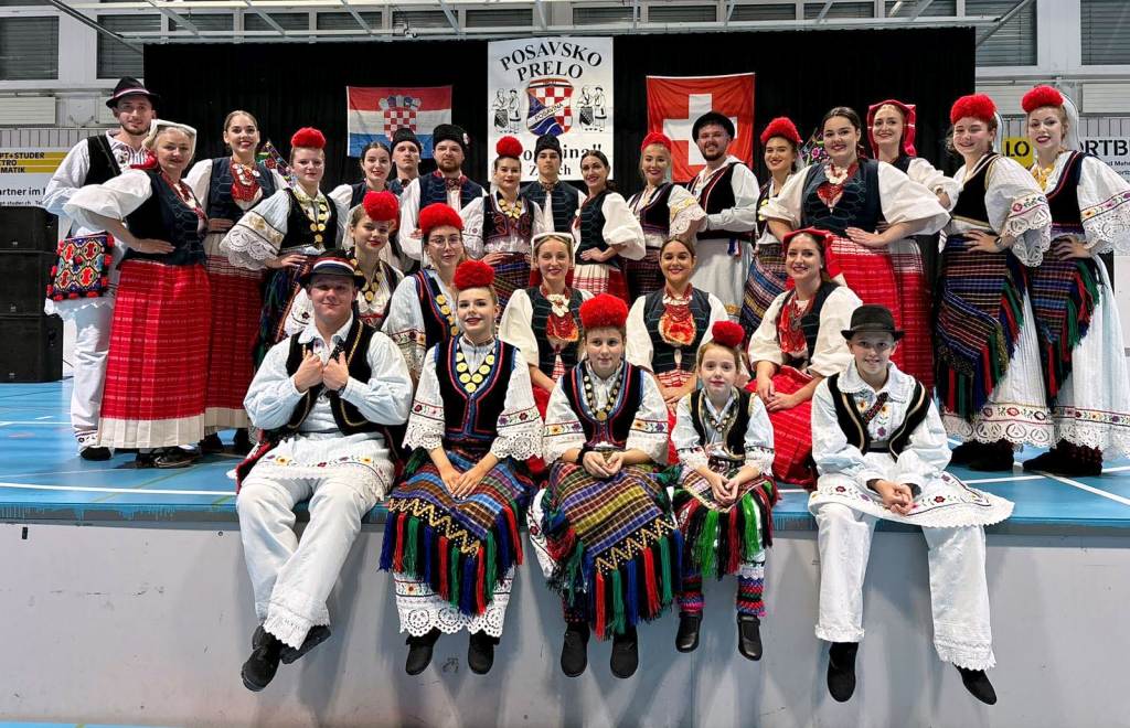 Članovi HKUD Posavina Zürich okupili Posavljake koji žive u Švicarskoj ...